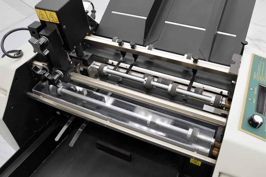 Lot #32: Graphic Whizard GW 6000 Perf Slit Score Machine - Click for ...